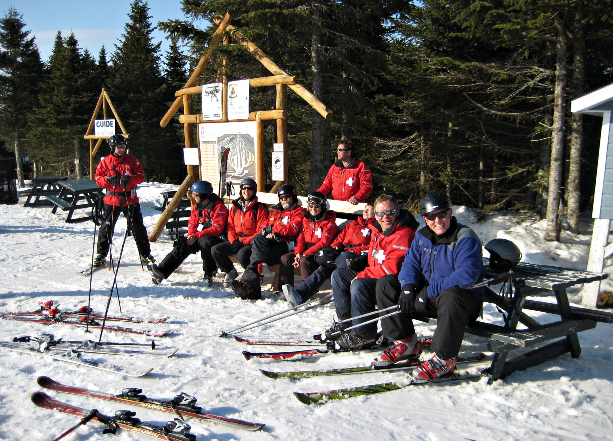10 raisons pour devenir patrouilleur en ski - Zone.Ski