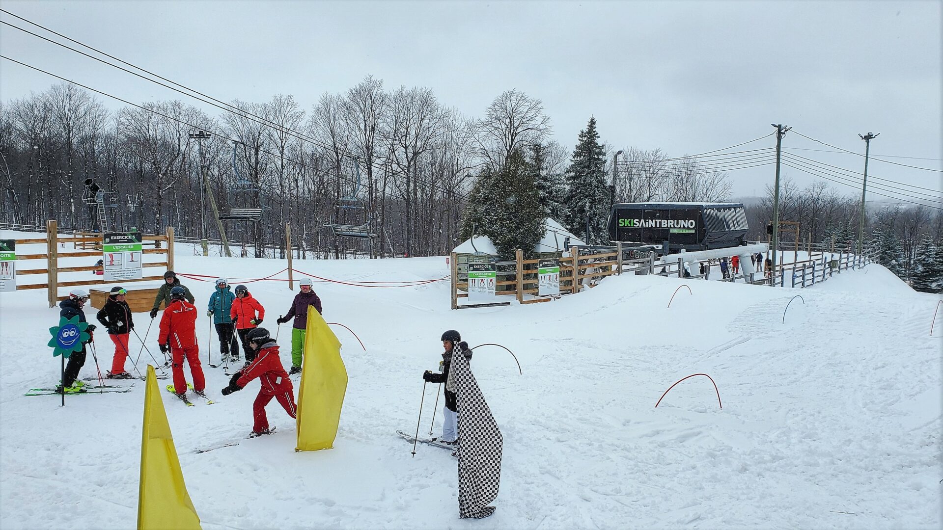 Ski Saint-Bruno, 16 décembre, première d’une longue série - Zone.Ski