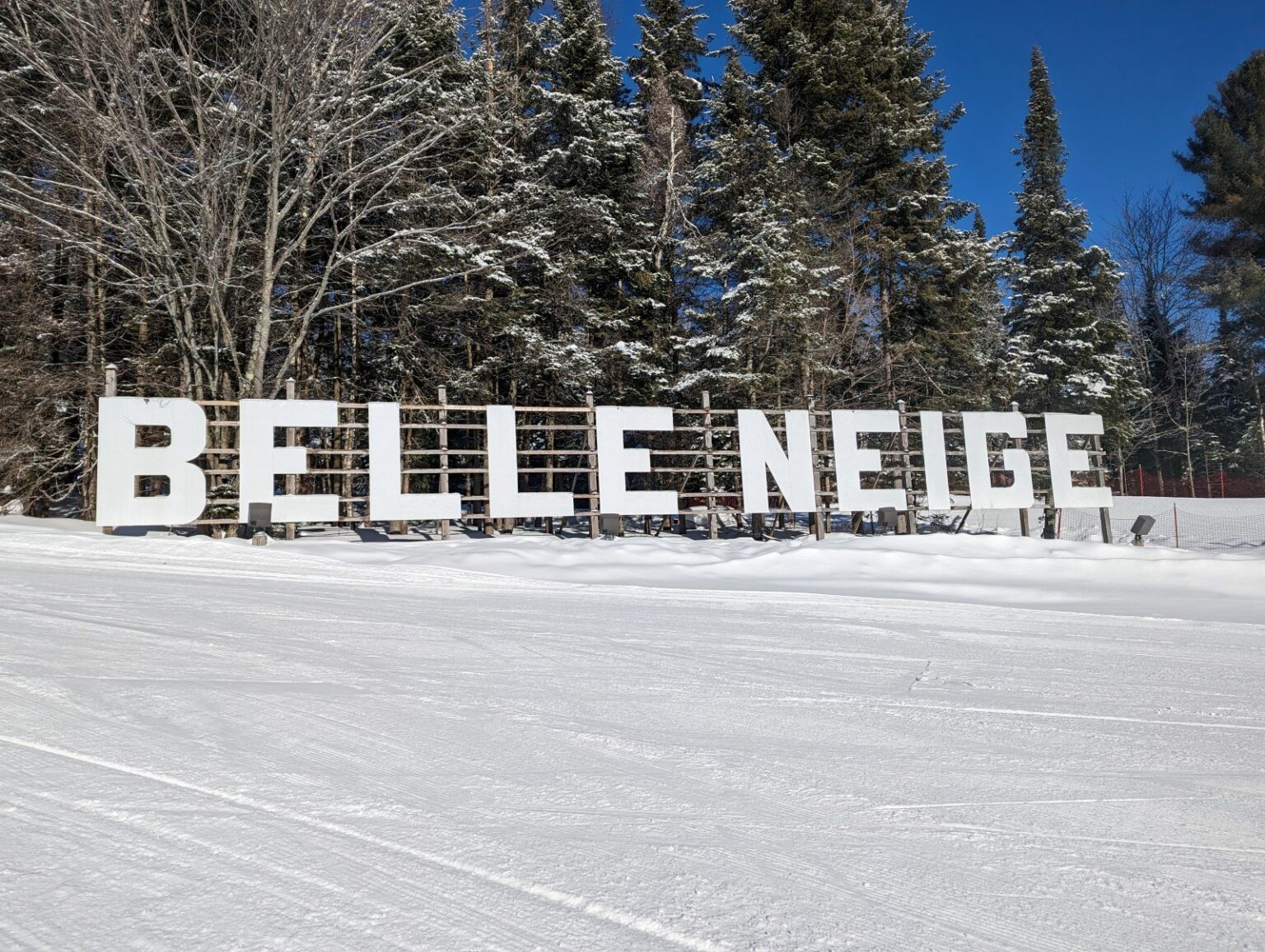 Belle Neige, 11 février, une station qui porte bien son nom - Zone.Ski