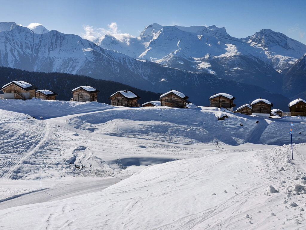 Belalp: ciel bleu, pistes désertes et panoramas grandioses - Zone.Ski
